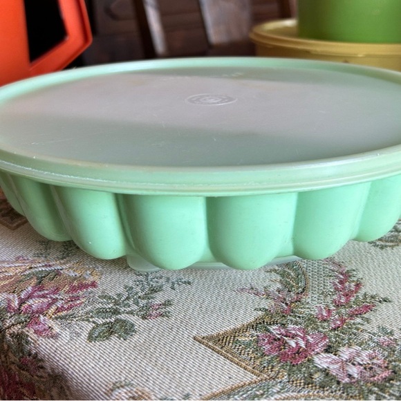 Tupperware | Kitchen | Tupperware Mint Green Scalloped Jelly Mold ...